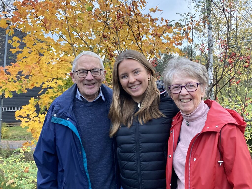 Mormor og morfar lot seg imponere - NMS - NMS Mormor og morfar lot seg imponere - NMS - NMS